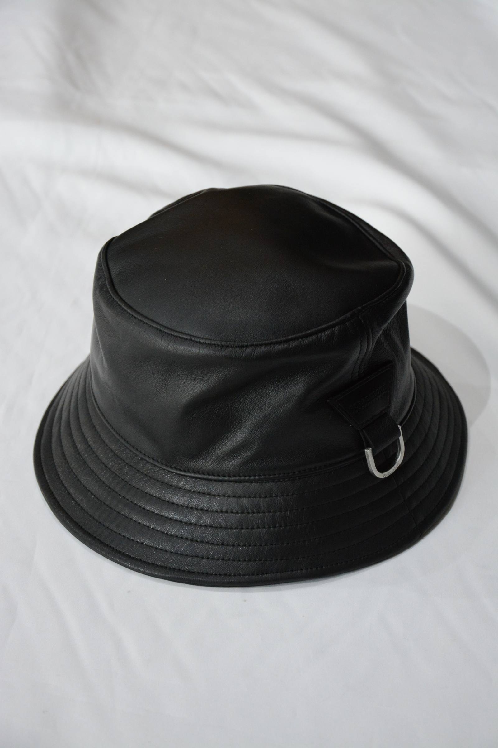 FORSOMEONE - ”LEATHER MOUNT HAT | chord online store